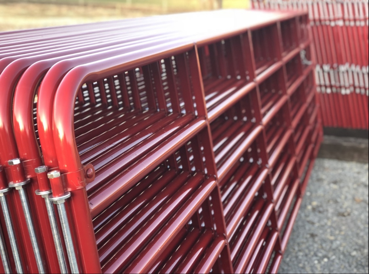 16 ft. 6-Bar Extra Heavy-Duty Red Corral Panel 153 lb.